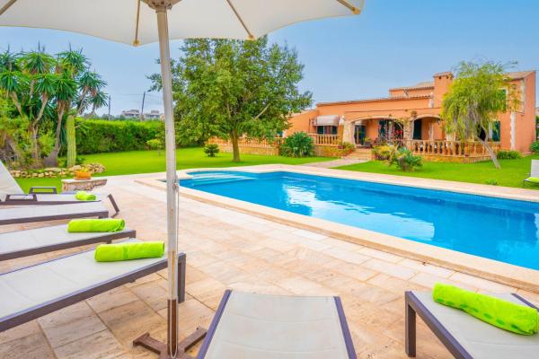 Finca Es Fasser - Cala Bona, España
