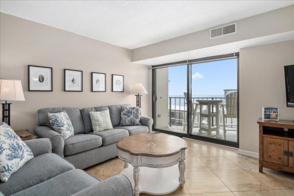 2 Bedroom Ocean Front Condo With Outdoor Pool! - Maryland