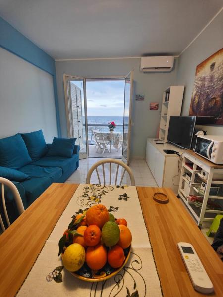 Mirone Apartment Fronte Mare Beachfront House - Roccalumera