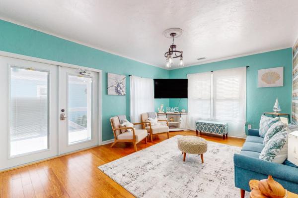 Daytona Beach Retreat - Daytona Beach, FL