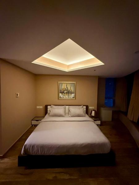 902a Two Bedroom Corner Apartment At Centaurus Mall Islamabad - Pakistan