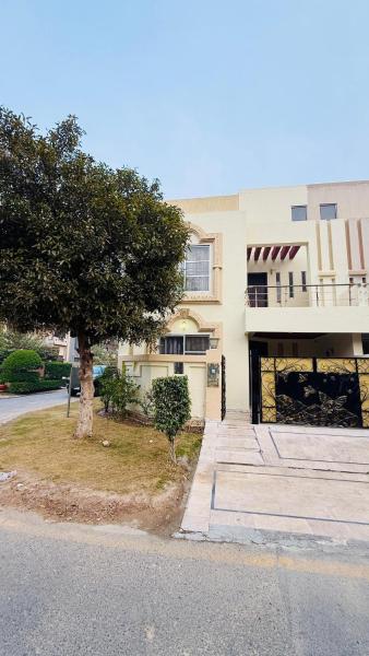 3 Bedrooms Full Furnished Home In Bahria Town Lahore Sector B - Lahore