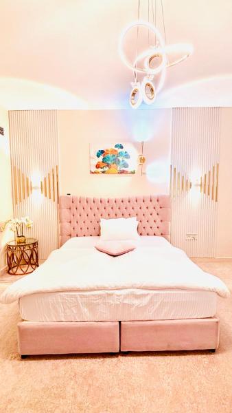 Sea View Holiday Home With Parking - Sharjah