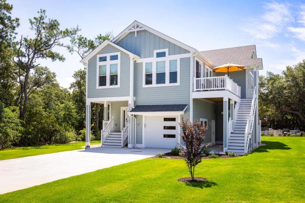 Modern Home In The Heart Of Kdh Minutes To Beach - Kill Devil Hills, NC