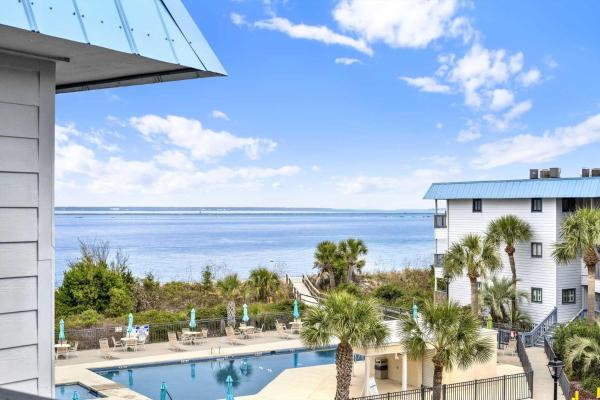 Savannah Beach & Racquet Club 320b - Tybee Island, GA