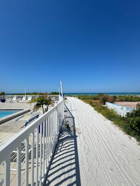 Beach Retreat In Redington Shores - Redington Beach, FL