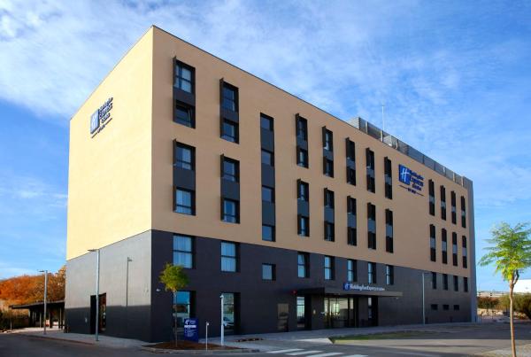 Holiday Inn Express & Suites Barcelona - Sabadell By Ihg - Ripollet