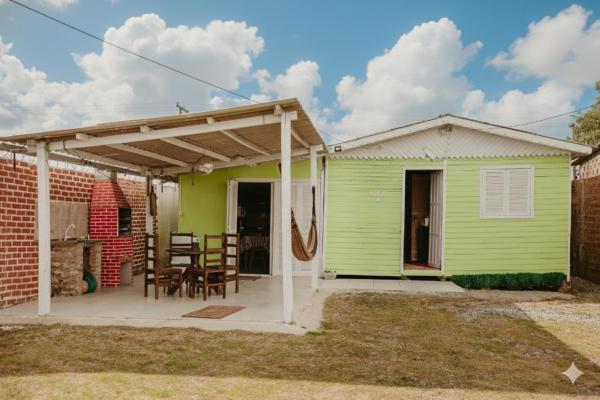 Casa Com Churrasqueira, Quintal, Ar Cond E Garagem - Rio Grande, Brazil
