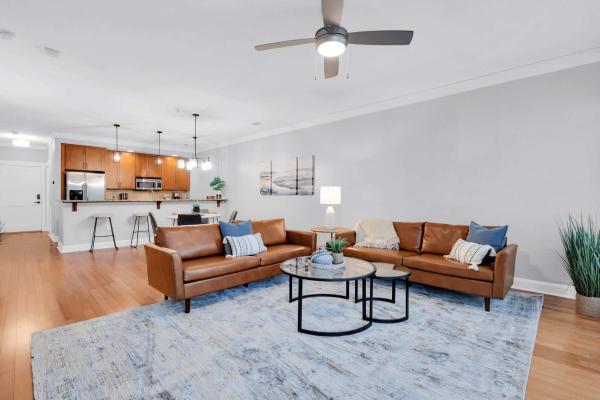 Savannah Residences Private Parking 4b-4ba Savannah 4-4 - Savannah, GA