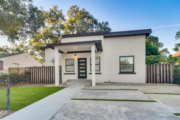 4 Mi To Dtwn St Pete! Pet-friendly Home With Yard - St. Petersburg, FL