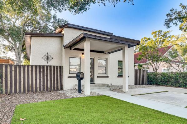 4 Mi To Dtwn St Pete! Pet-friendly Home W/ Yard - Saint Petersburg, FL