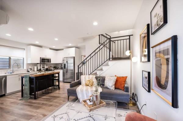 Brand New 3b2b Designer Home Near Seatac - Seattle, WA