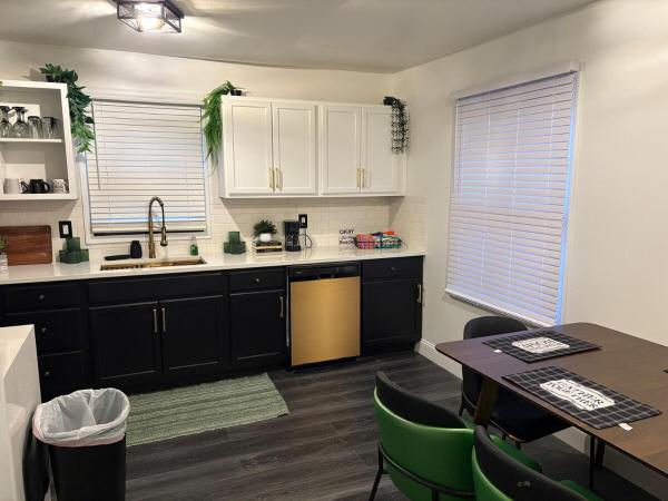 Big Group Getaway House Near Chicago - Gary, IN