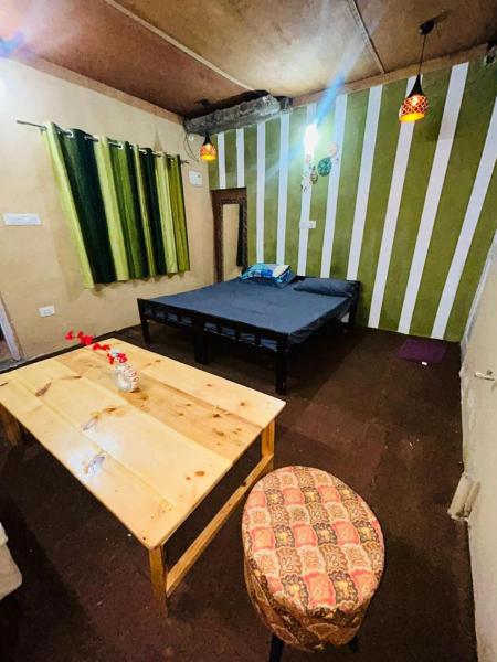 Backpacker Storey - Barot