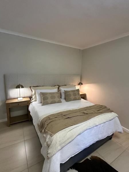 Salt & Vine Stay - Somerset West