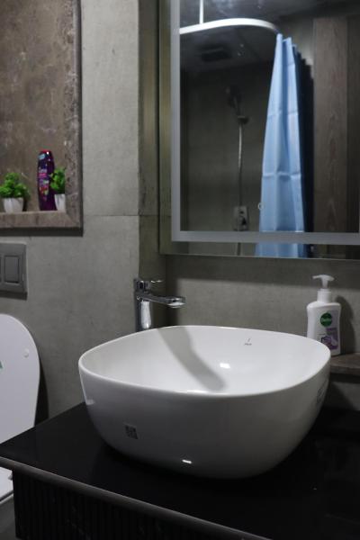 High Sky Inn - Noida