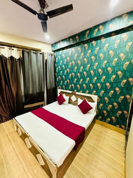 Keshav Dham Ashram Hotel - 