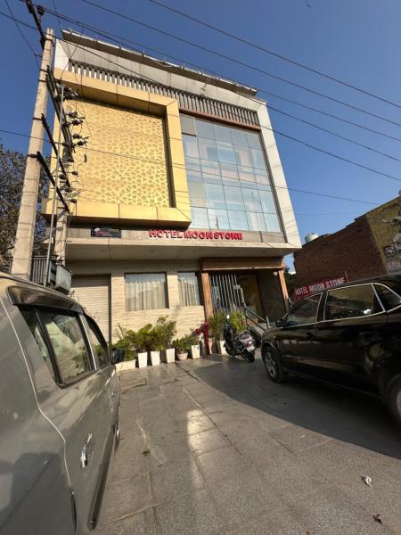 Hotel Moon Stone - Zirakpur