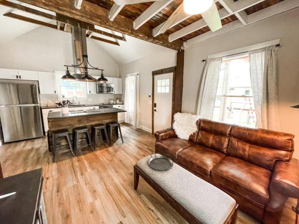 Cozy Remodeled! Steps To Downtown-occ, Fire Pit - Colorado Springs, CO
