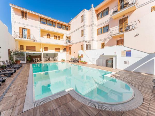 Cozy 3 Guest Apartment With Pool - Santa Teresa Gallura
