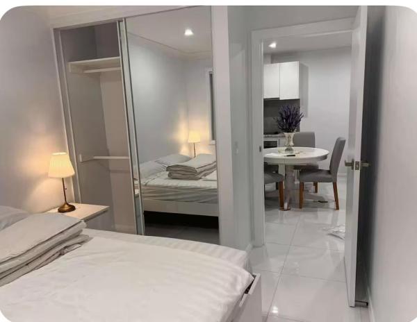 Modern 1-bedroom Studio Or 2-bedroom Granny Flat Near Parramatta Cbd, 1 Free Parking Each - カンバーランド・カウンティー