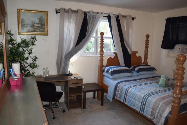 Miami Drip Star Life Resort - Surfside, FL