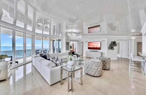 Bright Ocean View Residence - Fort Lauderdale, FL