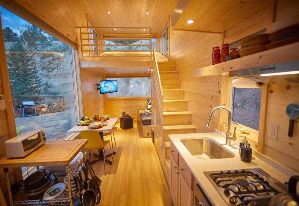 Bougie Tinyhome W View & Hot Tub Near Hot Springs - New Mexico
