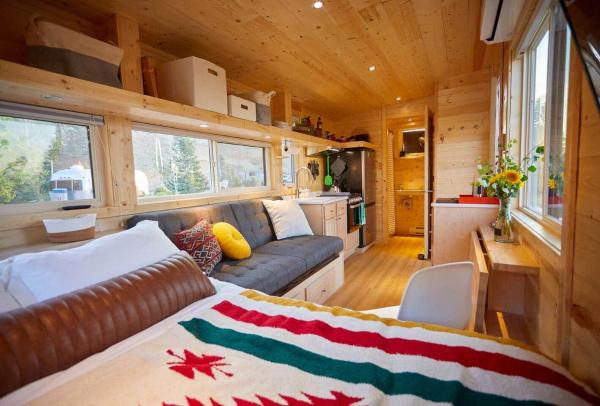 Rainbow Tinyhome W View & Hot Tub Near Hot Springs - New Mexico