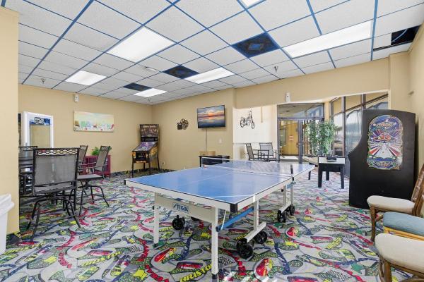 Daytona Sandpiper Harbour Beach Resort 219 - Daytona Beach, FL