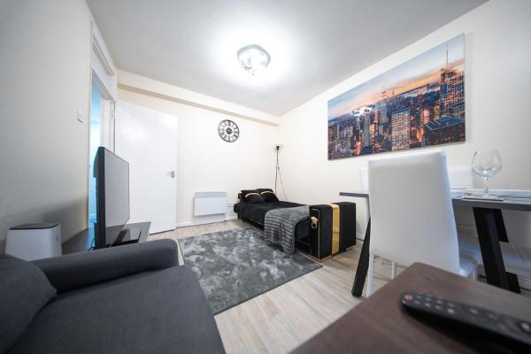 Cosy 2 Br Apt, Dlr, London City Airport & Excel - Ilford