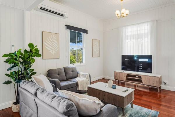 Spacious Upper 3br Family Home In Quiet Tarragindi - Oxley
