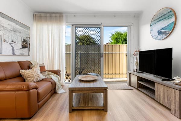 The Driftwood - Explore The Beach Life At Henley - Port Adelaide