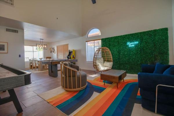 Ahwatukee Oasis, 4br Heated Pool, Putting Green - Phoenix, AZ