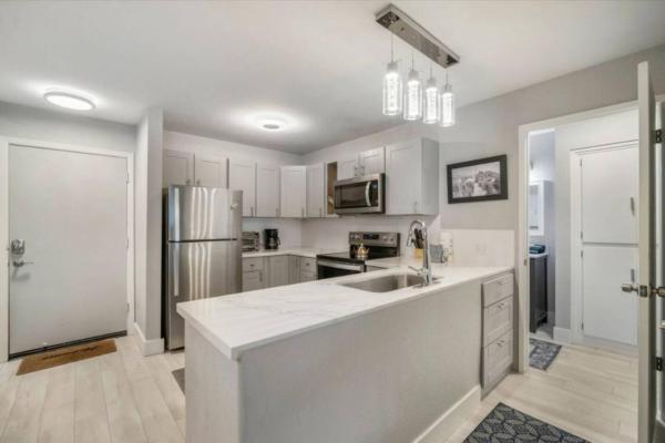 Guest Favorite Spacious Remodeled 2 Bdrm 2 Ba Mountain Views - Mammoth Lakes, CA