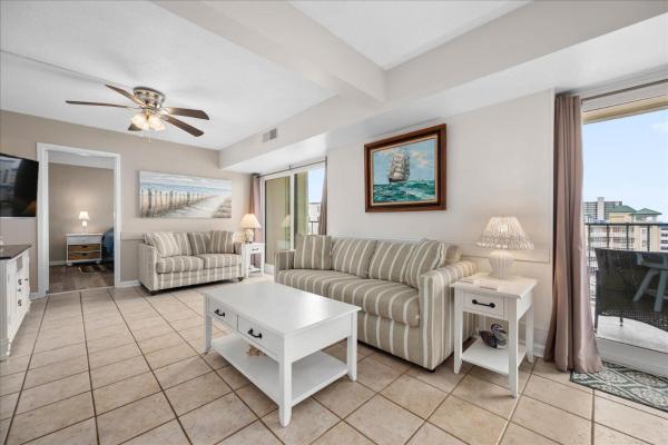Beautiful 1 Bedroom Condo In 9400 Building With Side Ocean Views! - Ocean City, MD