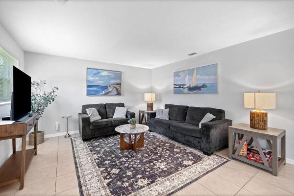 Pondview Getaway - Sleeps 8 - Boat Parking - Crystal River, FL