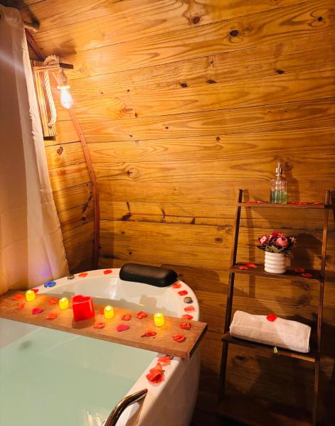 Cabana Com Banheira Em Formato De Barril - Curitiba