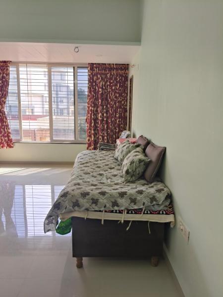 1 Big Furnished Studio Apartment With A Pantry Including Fridge, Utensils, Gas Stove And A Washing Machine With Attached Bathroom That Can Accommodate Minimum 4 People - Igatpuri