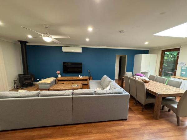 Oasis Of Hope - Guest House By The Creek - 2 Bedroom - 1 Bathroom - Veranda - Coffs Harbour