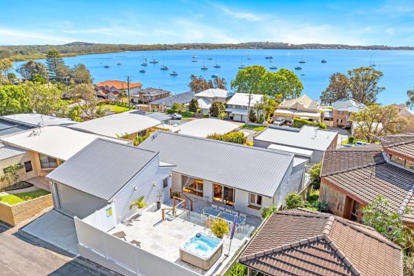 Sunset Views And Spa Nights – Lux Home Steps To The Beach - Nelson Bay