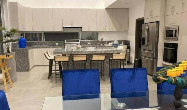 Lujosa Casa Salinas - Santa Elena