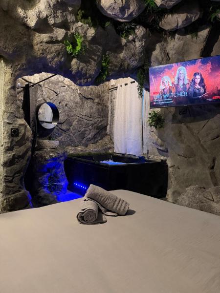 La Love Grotte Immersion Complète Avec Jacuzzi - Nîmes