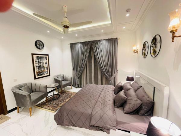 Luxurious House 2bhk Phase 5 Dha - Lahore