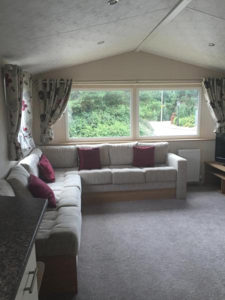 Lovely 3 Bed Caravan, Milford On Sea - New Milton