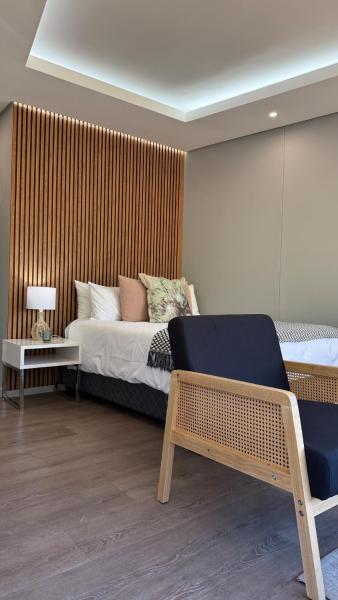 Studio With Uninterrupted Mountain Views - Claremont