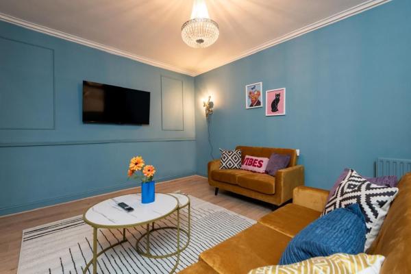 Bright & Modern 2-bedroom Holiday Let In The Heart Of Hawick - Hawick