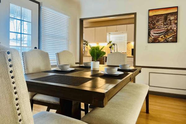 The Sofi Special - Modern Retreat, Dog Friendly - Carson, CA