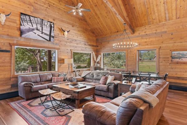 Entire Lodge - True North Adventure Lodge - Pearl Lake State Park, Clark