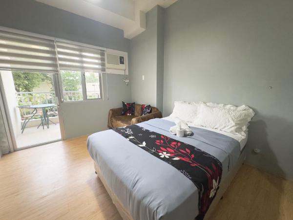 Apartment With Balcony - Philippines
